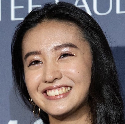 『木村拓哉と工藤静香の次女Koki， 衝撃ポージングが波紋 金色ピアスで「Love to the team」』by「中日スポーツ」: ヤフコメ・ドットコム